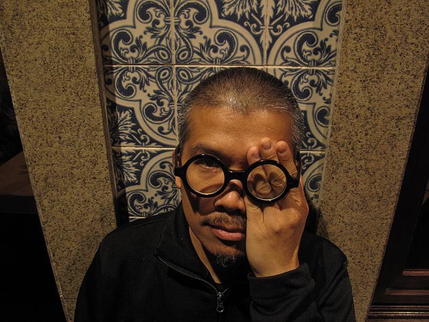 Photography: The Mystery Behind Covering One Eye | Bit Rebels