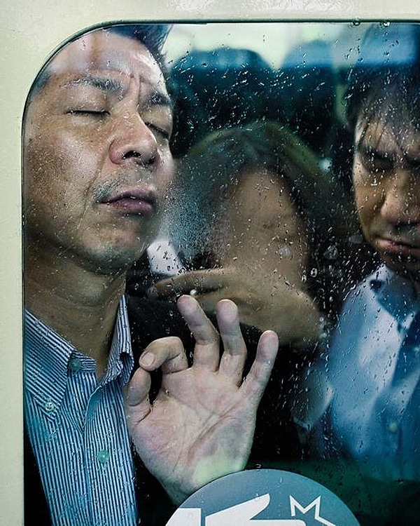 Photography: Squished Up Faces On The Tokyo Train | Bit Rebels
