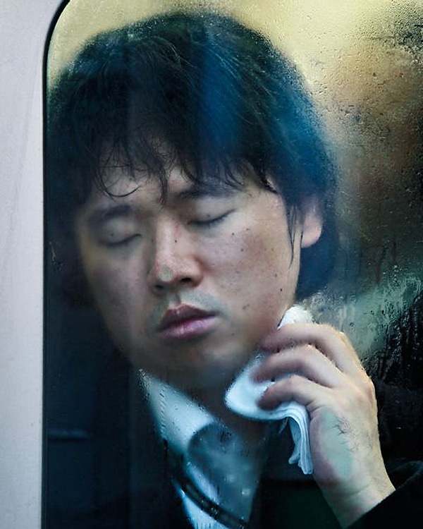 Photography: Squished Up Faces On The Tokyo Train | Bit Rebels