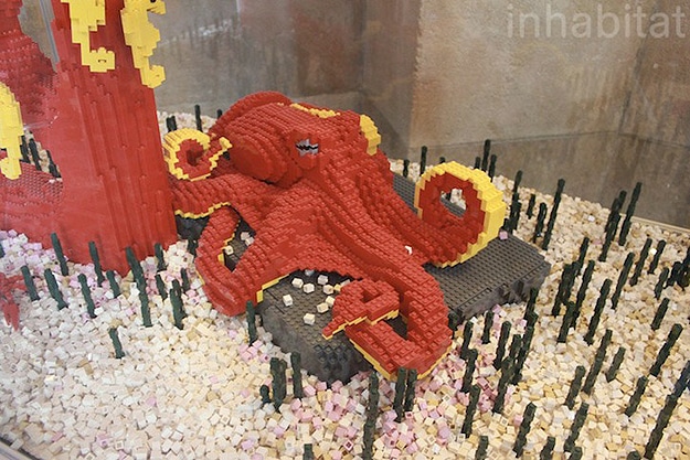 The Lego Zoo: Life-Size Animals All Made From Lego | Bit Rebels