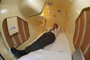 The Japanese Sleeping Capsule For Nighttime Workaholics | Bit Rebels
