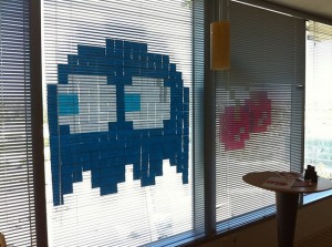 12 Post-It Note Window Designs From Around The World | Bit Rebels