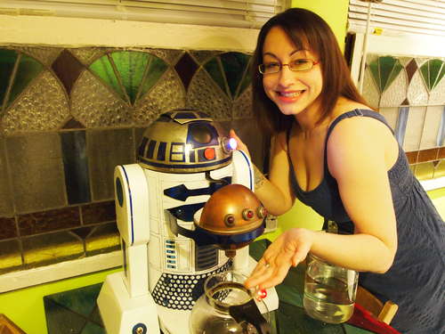 R2-D2 Custom Coffee Maker Doubles Up The Smiles | Bit Rebels