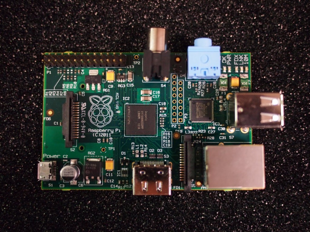 Raspberry Pi: World's Cheapest Computer Now Available [Video] | Bit Rebels