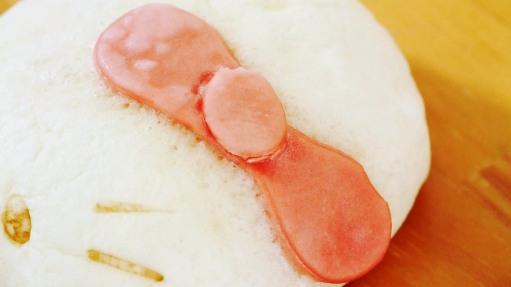 Super Cute Hello Kitty Baked Buns With A Surprise Inside