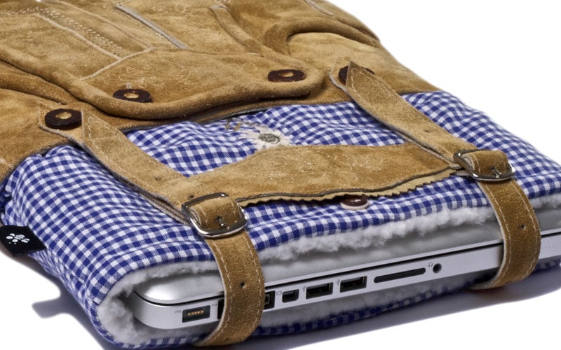 7 Great Halloween Costumes For Your Laptop