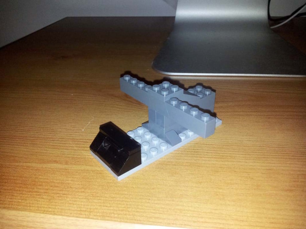 2 DIY Simple & Sturdy LEGO iPad Stands Built By Kids