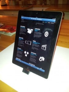 2 DIY Simple & Sturdy LEGO iPad Stands Built By Kids