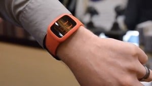 Thermoelectric Wristwatch Converts Body Heat Into Electricity