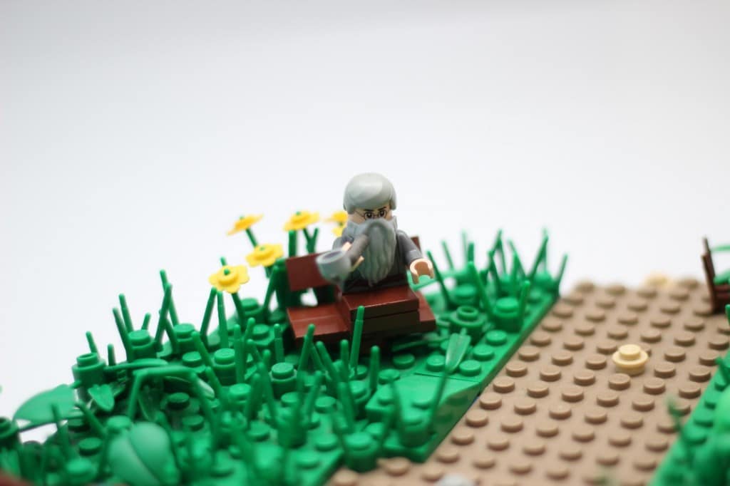 Hobbit Hole LEGO Build Goes Far Beyond The Realm Of The Block