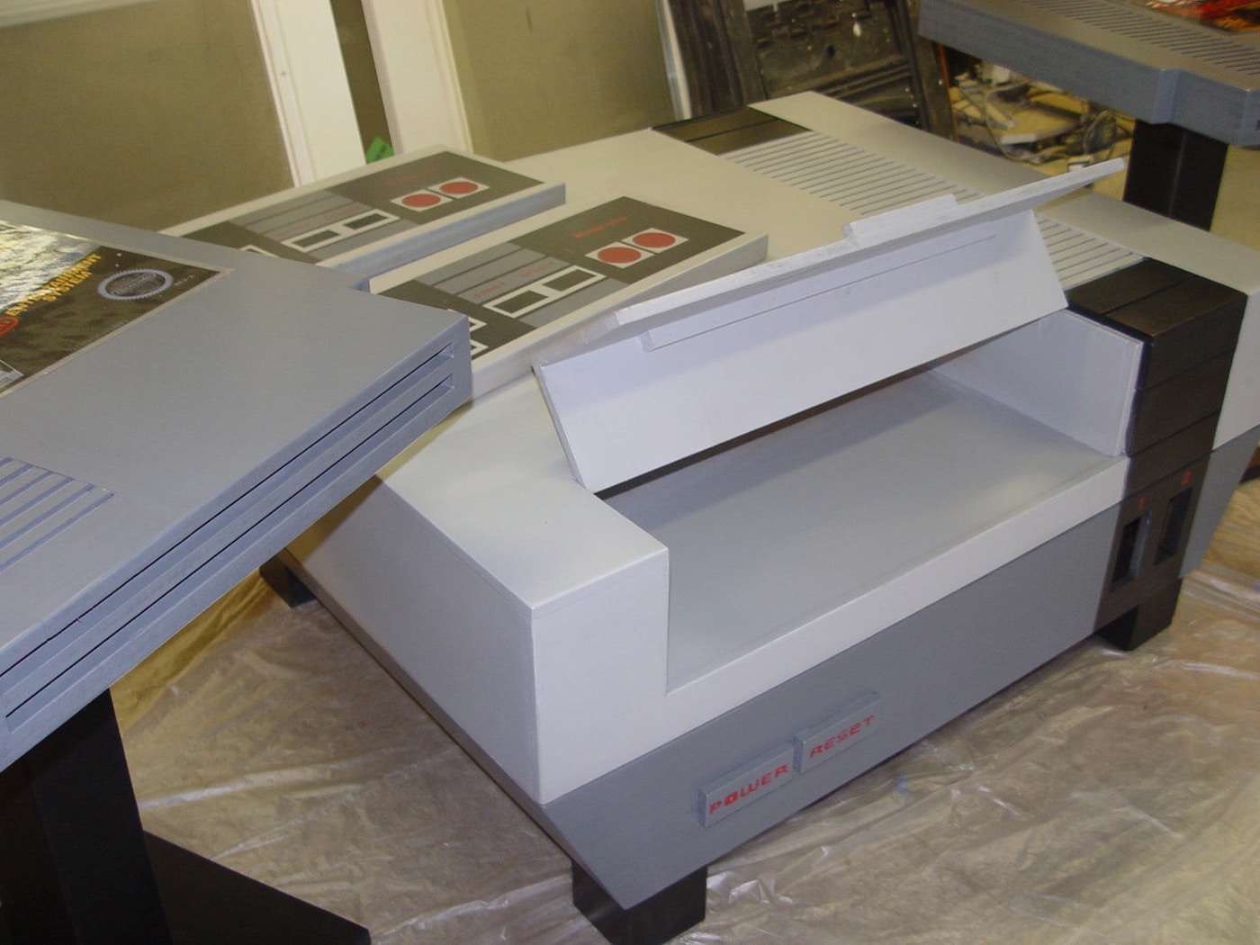 Retro Geek Paradise: Your Own NES Living Room Design