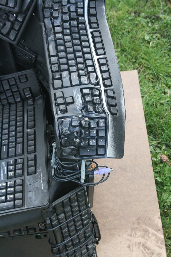 Throne Of Nerds: Game Of Thrones Tribute Made From Computer Keyboards