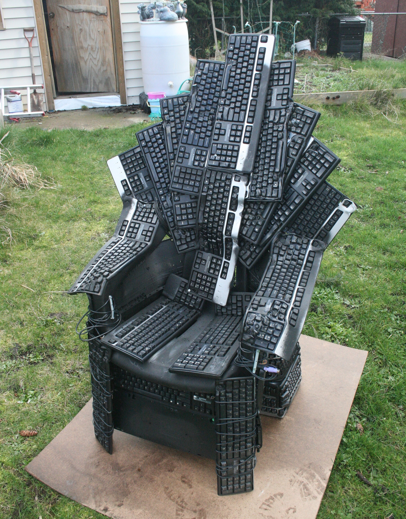 Throne Of Nerds: Game Of Thrones Tribute Made From Computer Keyboards