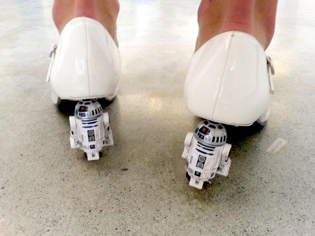 Ultimate R2 Fans: DIY Star Wars R2-D2 Heels With Blinking Lights