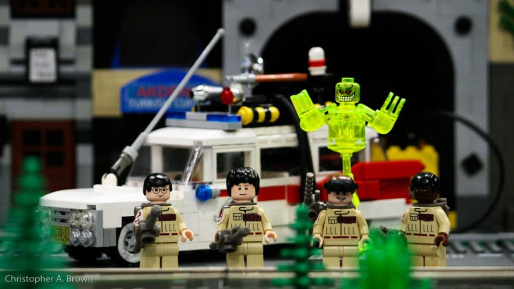 Ghostbusters Movie Scene & Ghost Trap Recreated In LEGO | Bit Rebels
