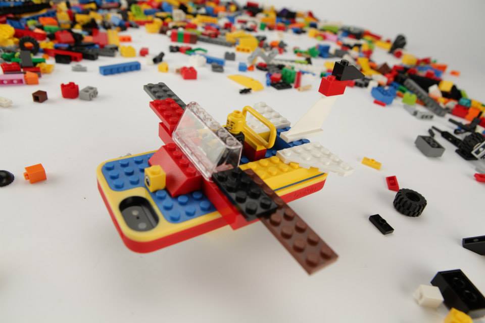 Brick Up Your iPhone 5 With This New Creative Lego Case | Bit Rebels