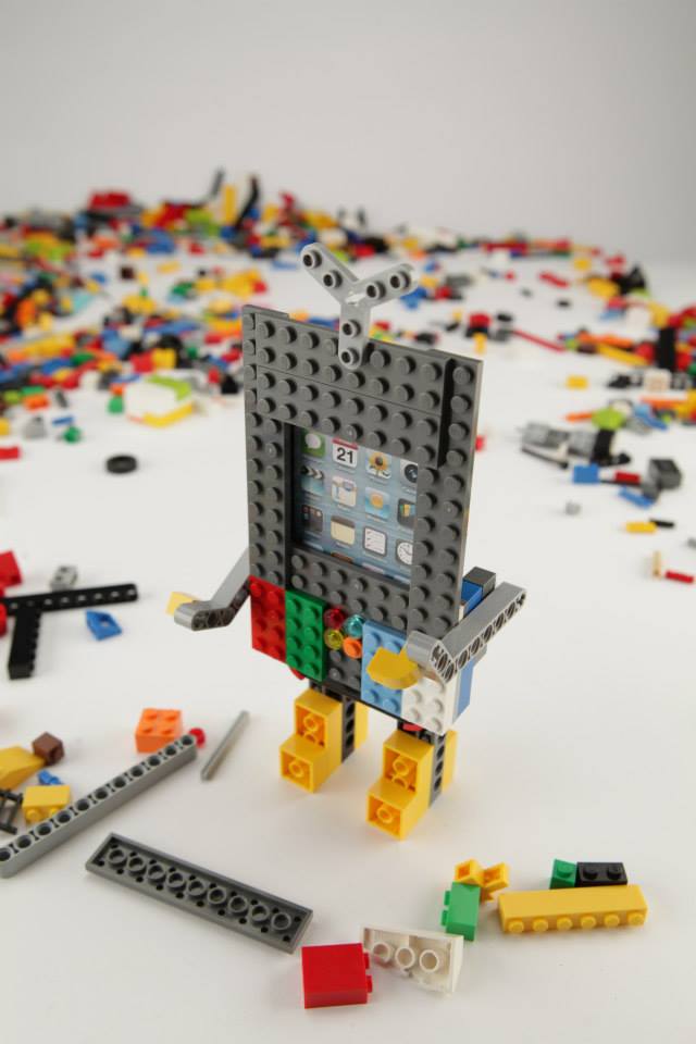 Brick Up Your iPhone 5 With This New Creative Lego Case | Bit Rebels