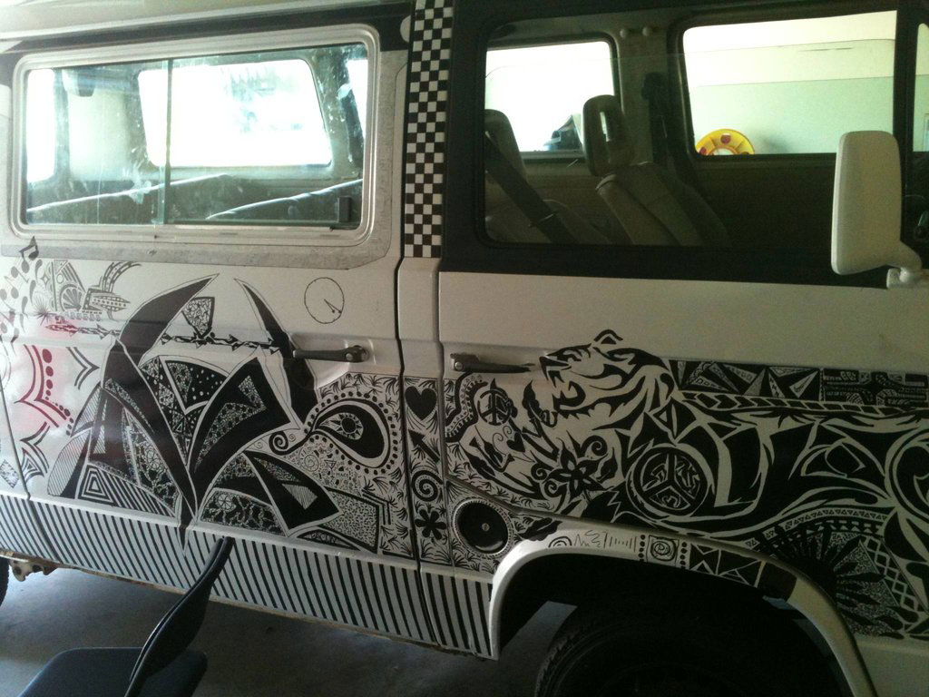 Sharpie Art: Neighbors Decorate A Volkswagen Van With Black Sharpies ...