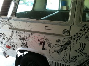 Sharpie Art: Neighbors Decorate A Volkswagen Van With Black Sharpies ...
