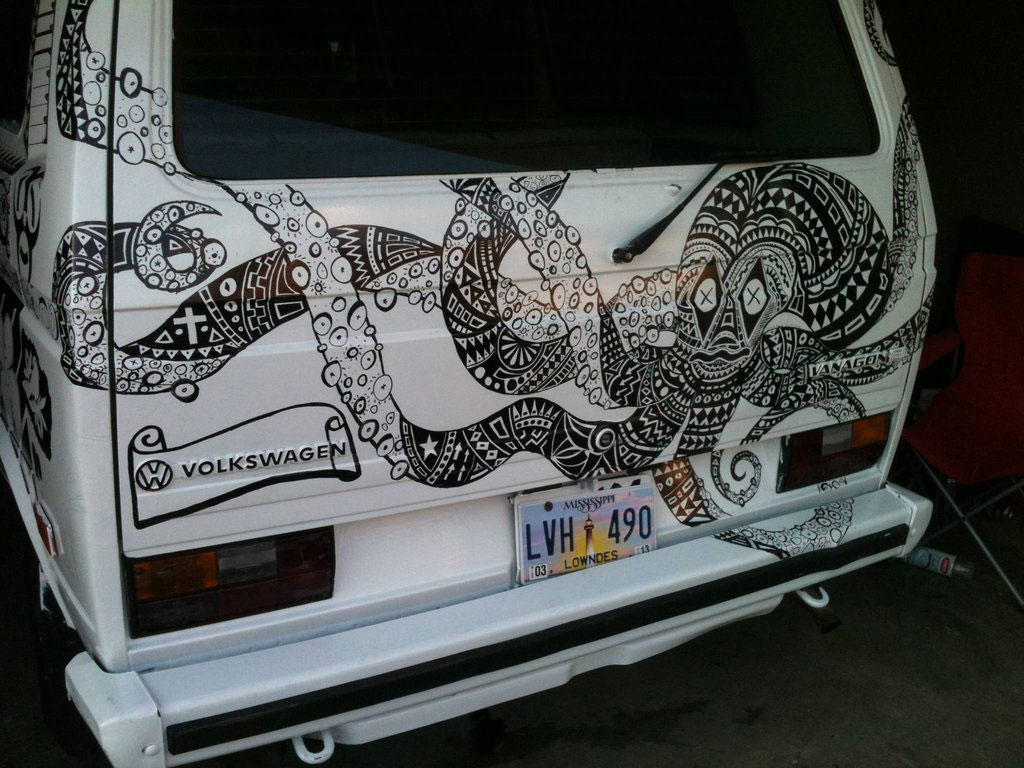 Sharpie Art: Neighbors Decorate A Volkswagen Van With Black Sharpies ...