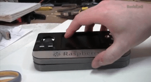 Guy Builds Portable Gamepad Based On A Raspberry Pi | Bit Rebels