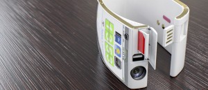 EmoPulse Smile: A Bracelet Smartwatch Jam-Packed With Useful Features ...