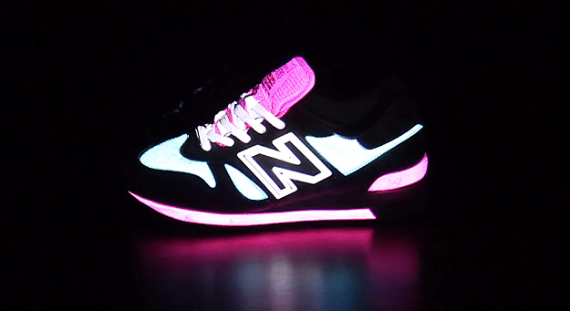 Projection Mapping Could Reinvent The Clothes We Wear | Bit Rebels