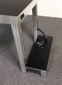 Paradise Computer Desk Is Your Modern Tangled Cord Fighter | Bit Rebels