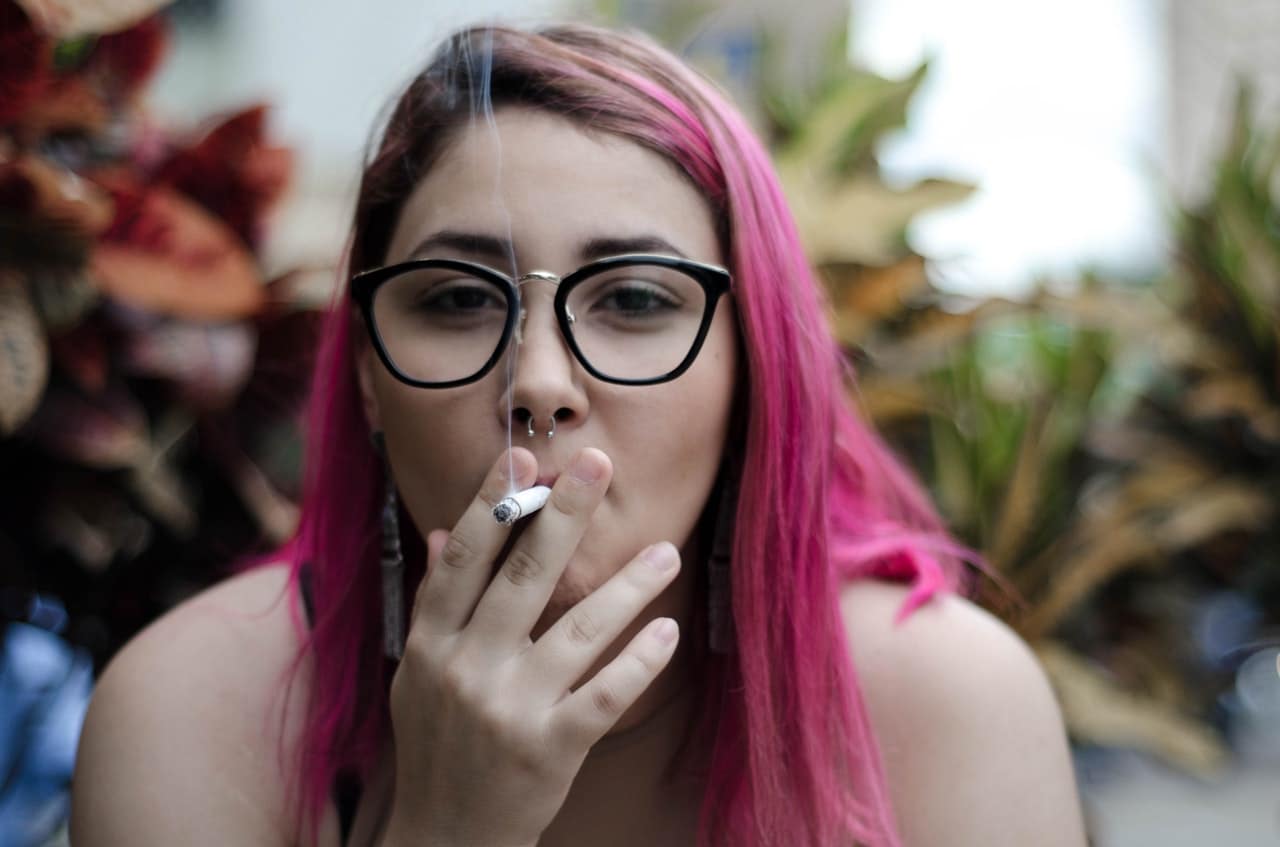 Why Do People Smoke? – 4 Reasons Why People Pick Up This Habit | Bit Rebels