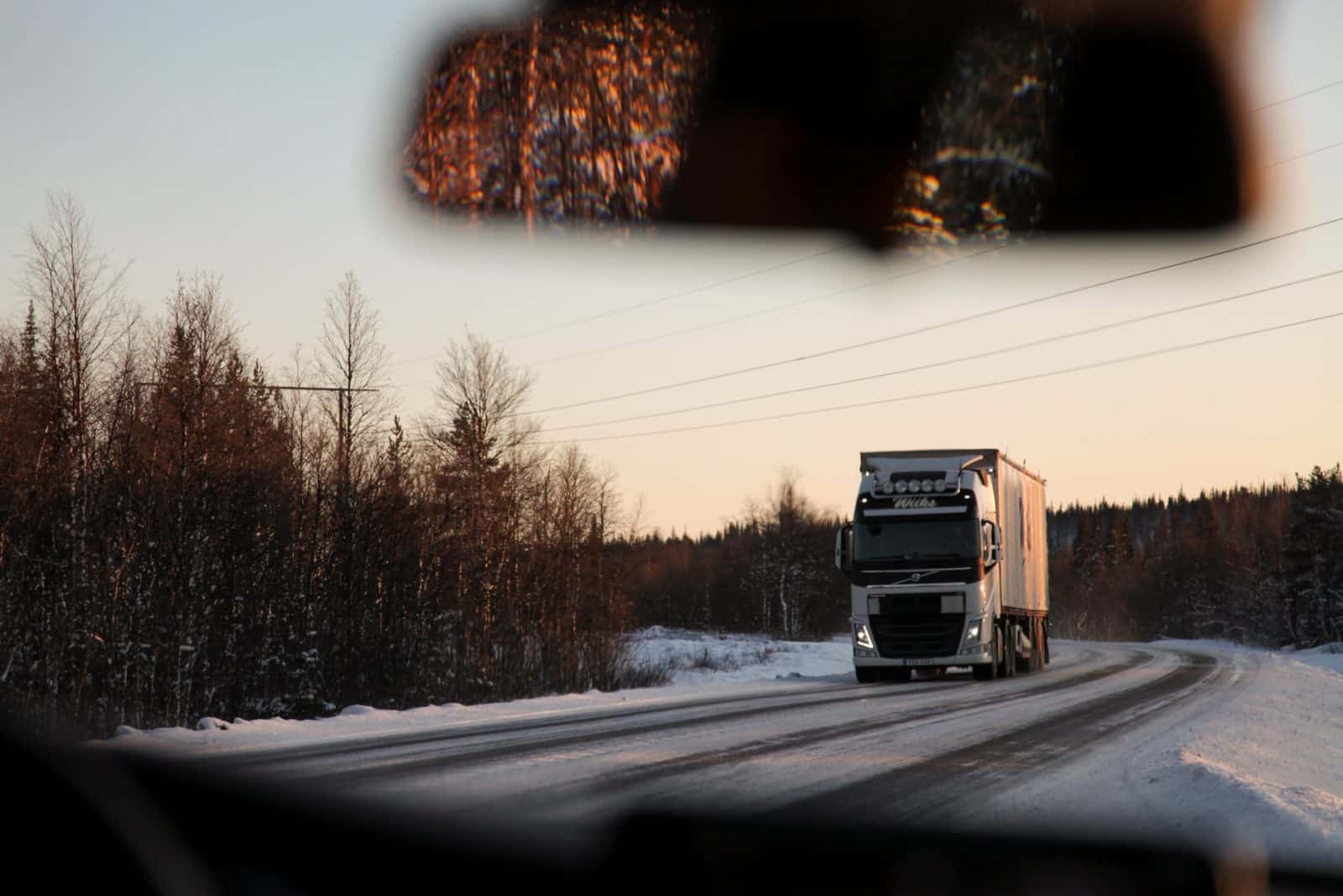 10 Winter Driving Tips For Truck Drivers | Bit Rebels