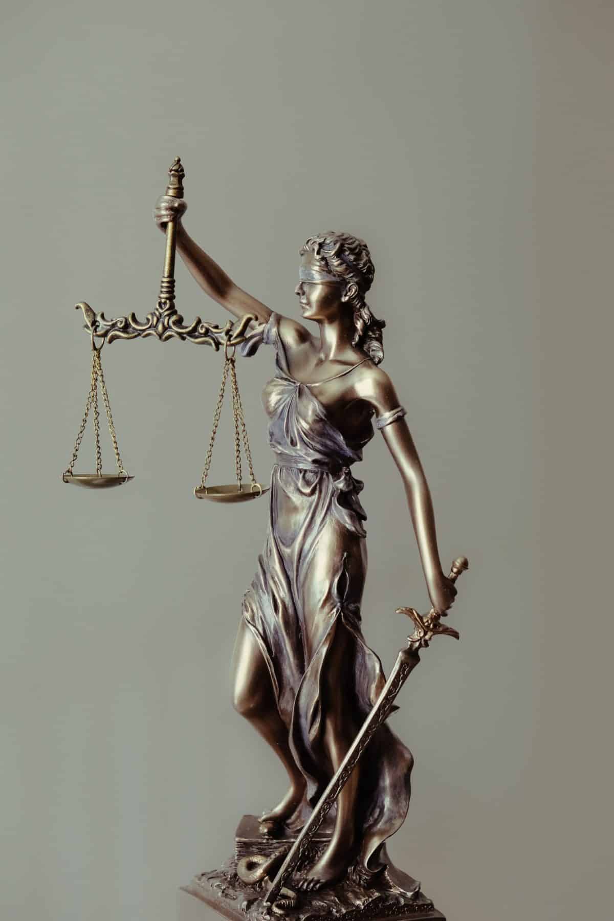 The Identifying Characteristics Of A Good Lawyer | Bit Rebels