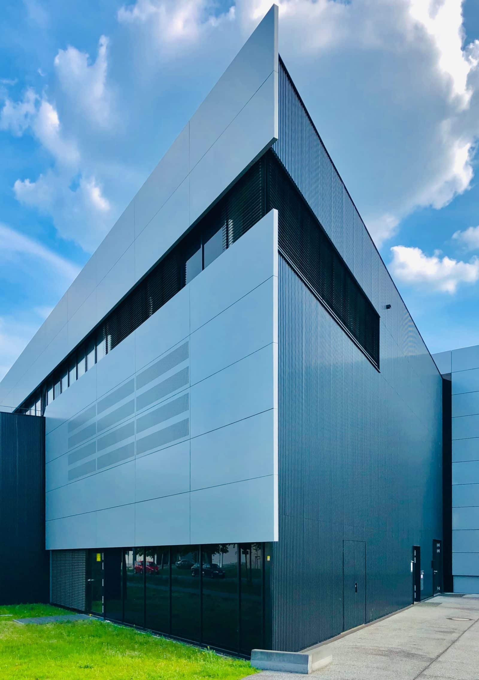 3 Steps To Revitalizing An Aging Commercial Building | Bit Rebels