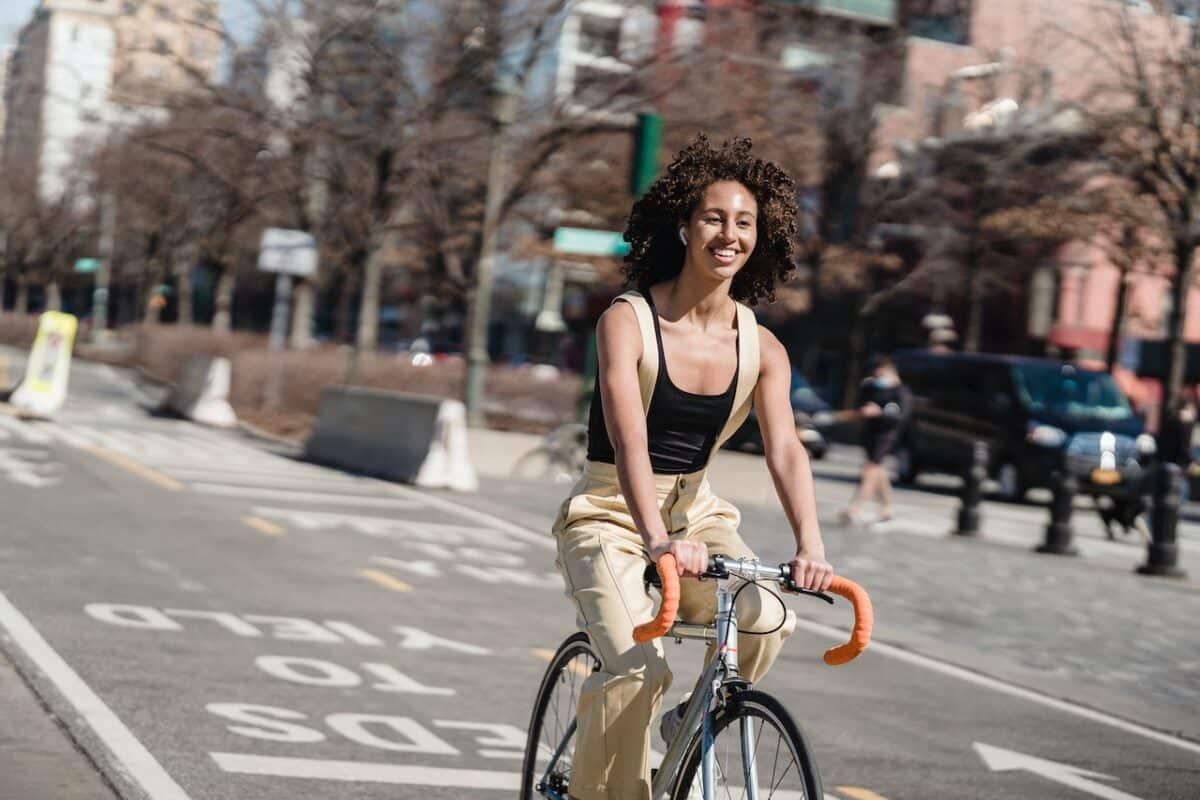 The Pros And Cons Of Cycling Over Driving In Larger Cities | Bit Rebels