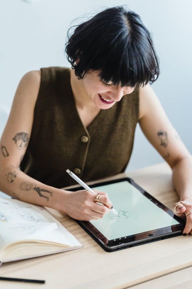 Everything You Need To Know About Large Screen Tablets | Bit Rebels