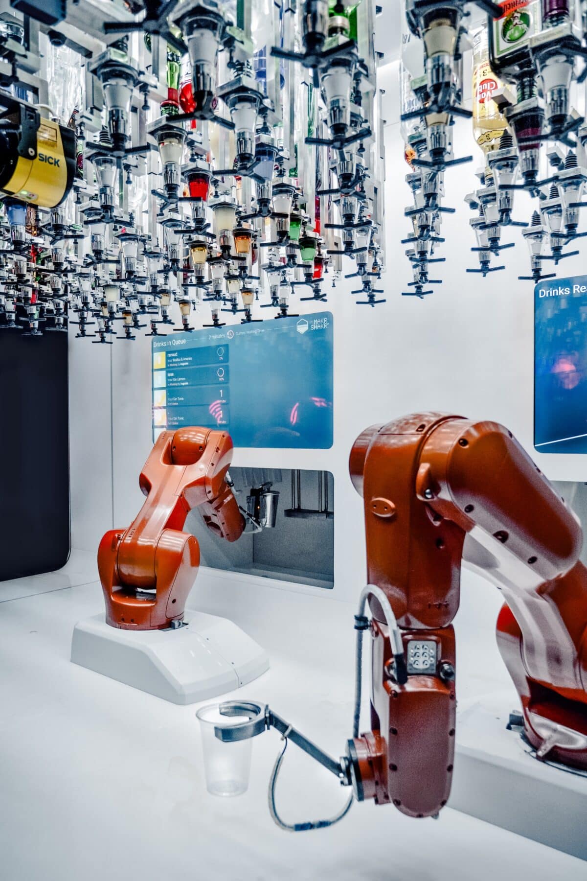 What Distinguishes Cobots From Traditional Robots? | Bit Rebels