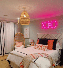 20 Iconic Custom LED Neon Signs In The USA To Give Color Pops To Your ...